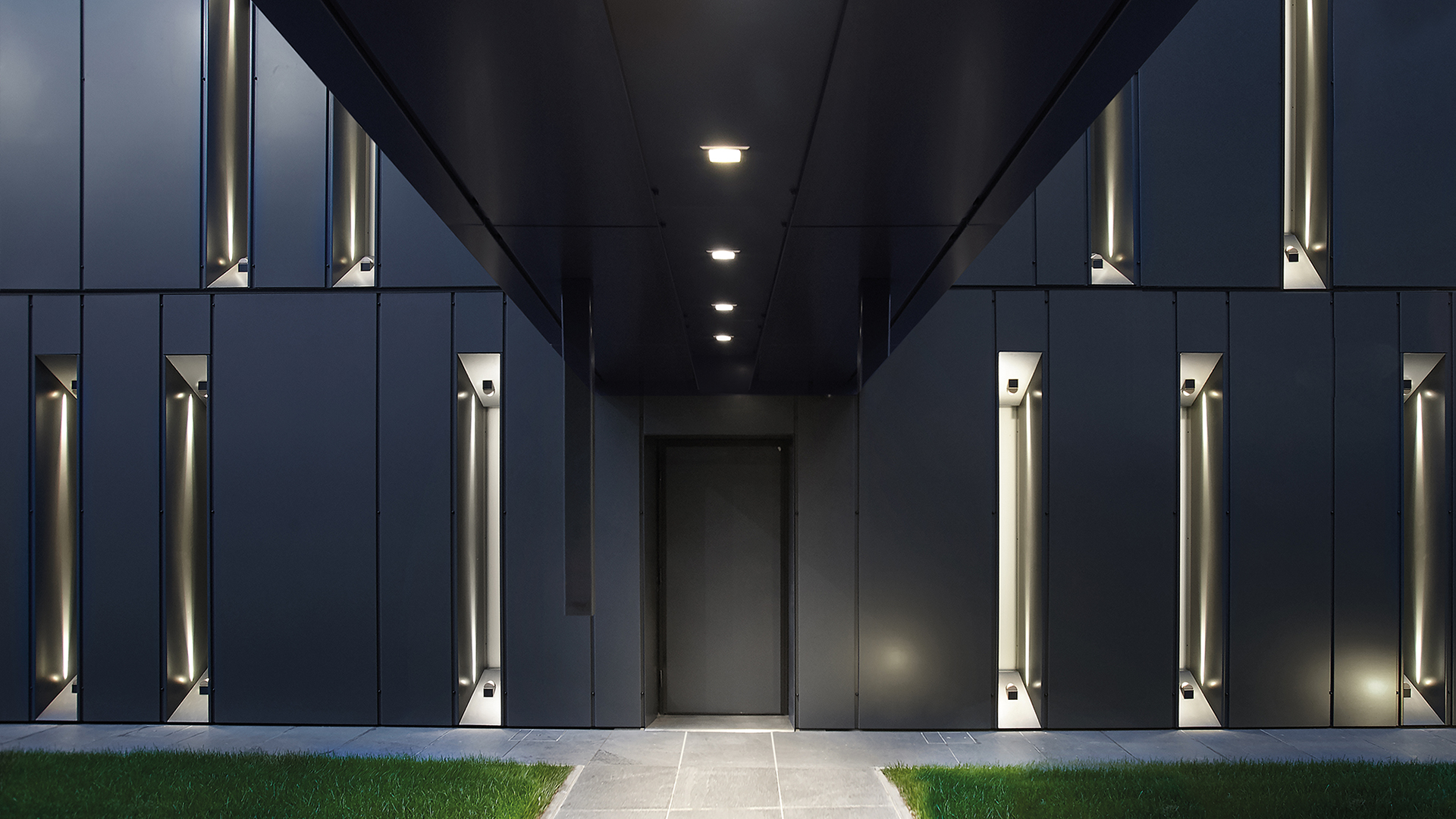 Illuminare le feritoie dell'involucro architettonico